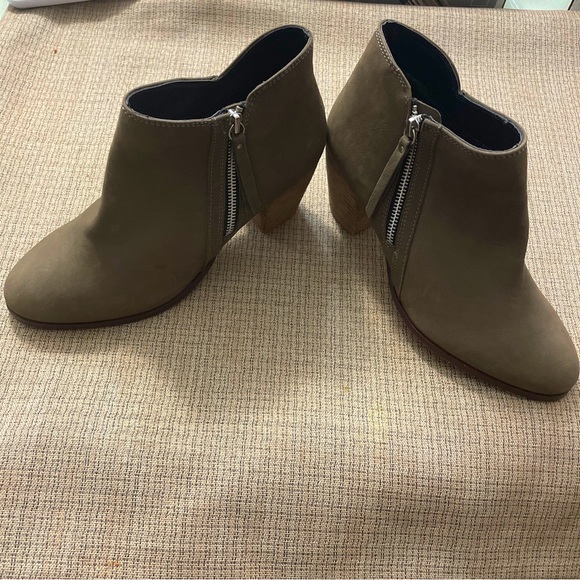 Diba | Shoes | Diba Since 99 Womens Leather Boots With Heel And Side ...
